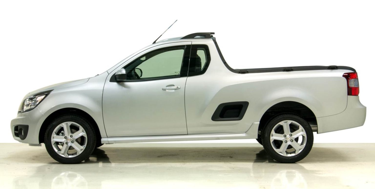 Por fim, na traseira, as lanternas continuaram na vertical, mas vieram ...