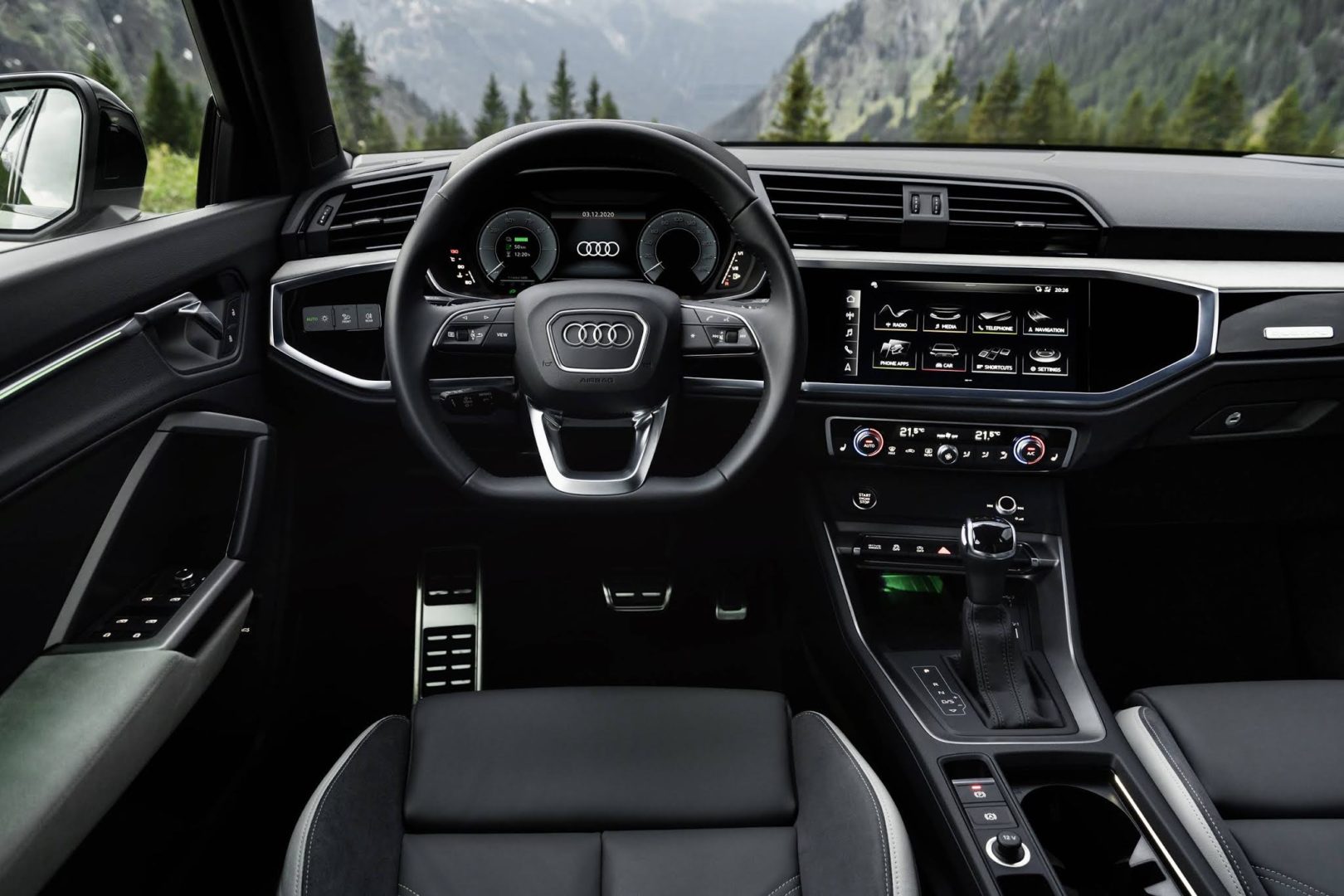 Foto do painel do Audi Q3 Sportback 2023.