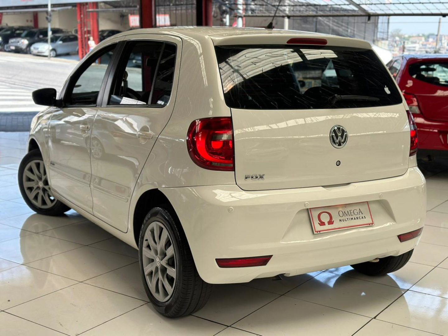 Foto da traseira do Volkswagen Fox 2014.