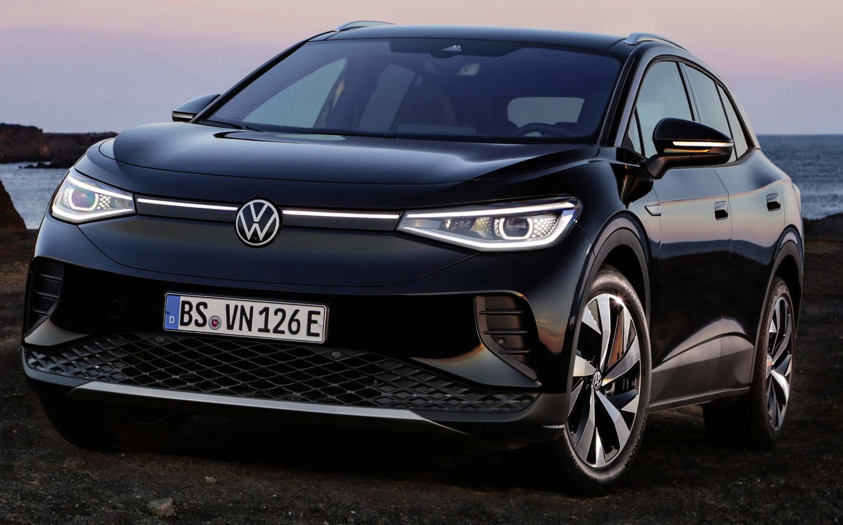 Foto Volkswagen ID4 2023 na estrada