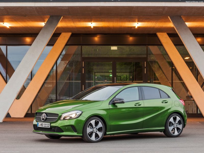 Para 2016, a Mercedes-Benz introduziu o modelo reestilizado que trouxe ...