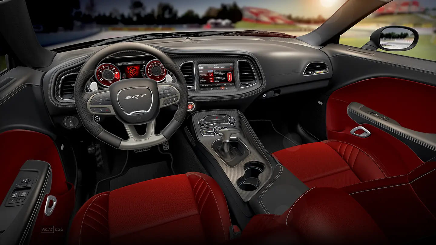 Foto interna do Dodge Challenger Demon 170 2023, exibindo o painel de ...