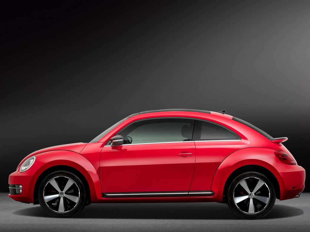 Foto lateral do Volkswagen Fusca 2.0 TSI 2014.