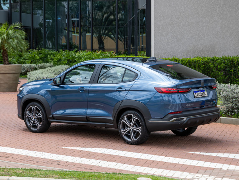 Um dos principais destaques do SUV é o seu consumo de combustível ...