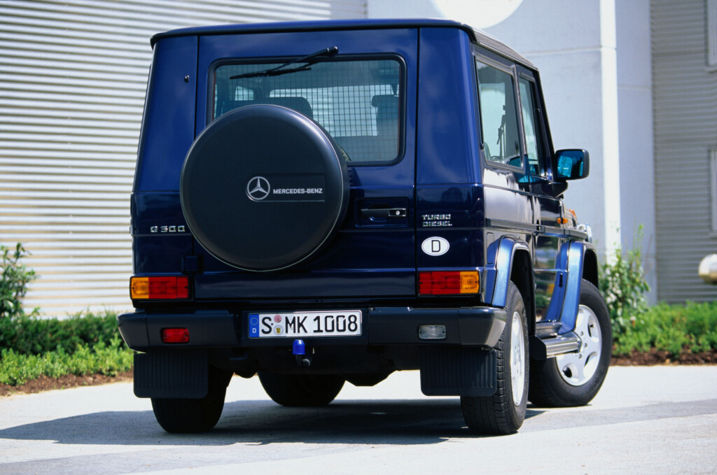 Foto traseira do Mercedes-Benz G300 1994.