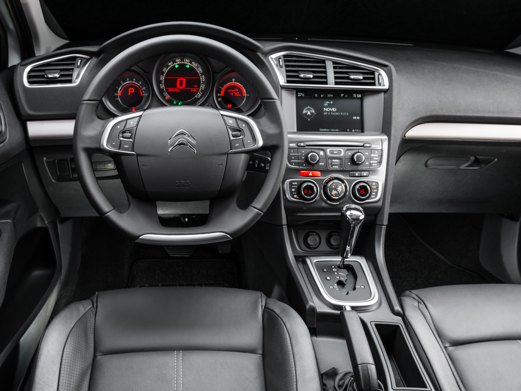 Foto interna do Citroen C4 Lounge Tendance 1.6 Turbo (2015-2018 ...