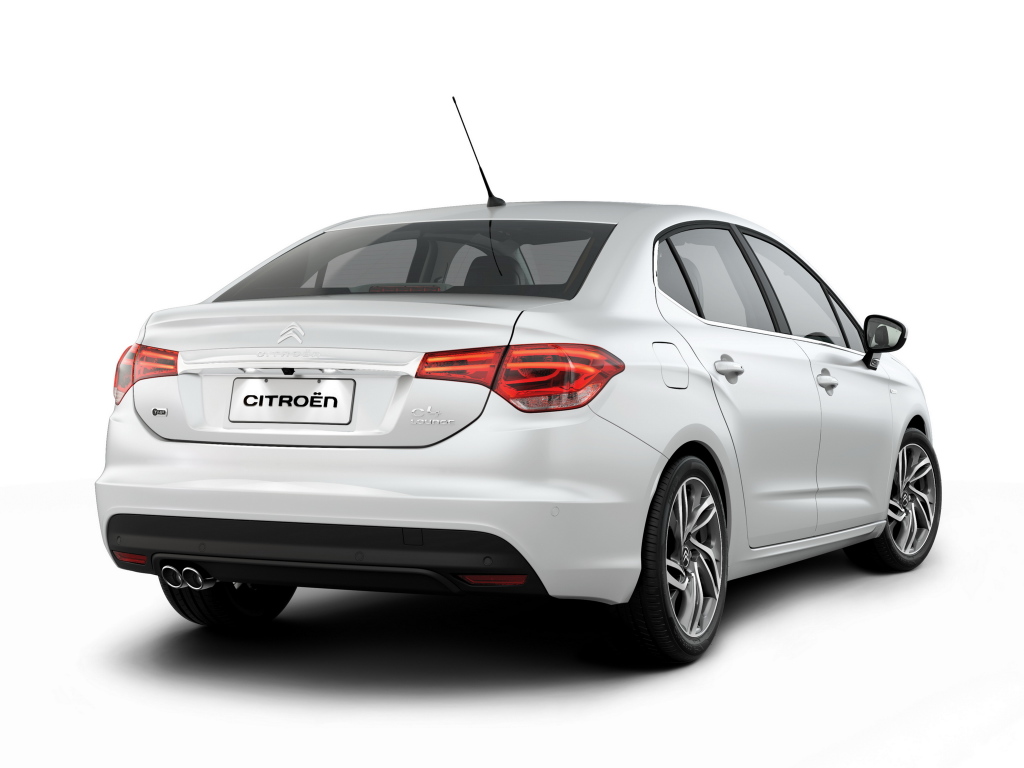 Foto traseira do Citroen C4 Lounge Tendance 1.6 Turbo (2015-2018).