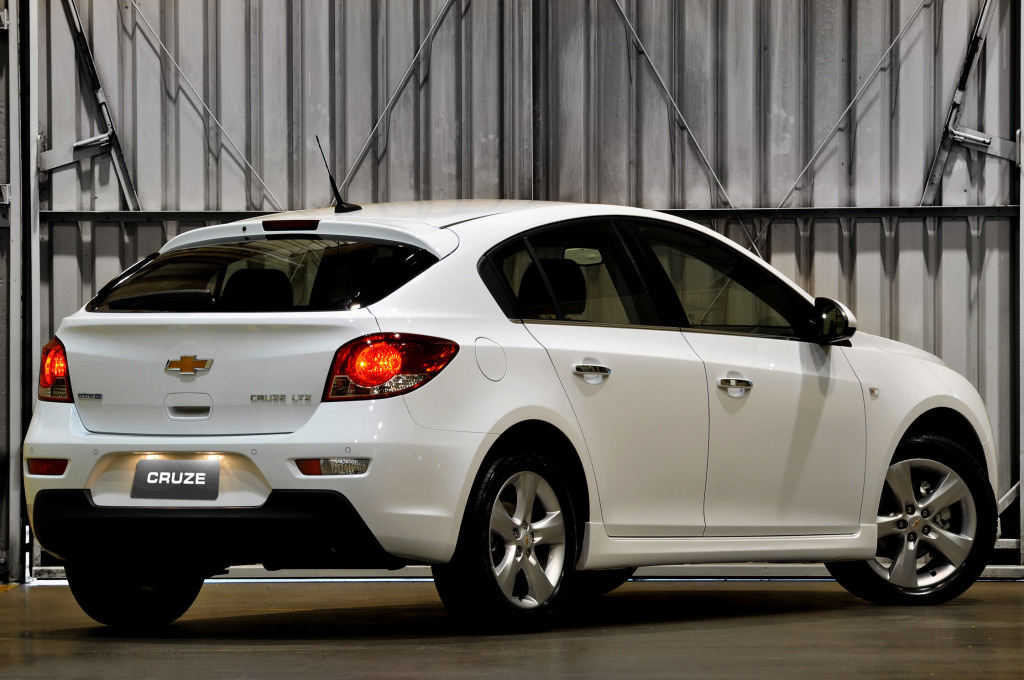 Foto traseira do Chevrolet Cruze hatch LTZ 1.8 (2012-2016).